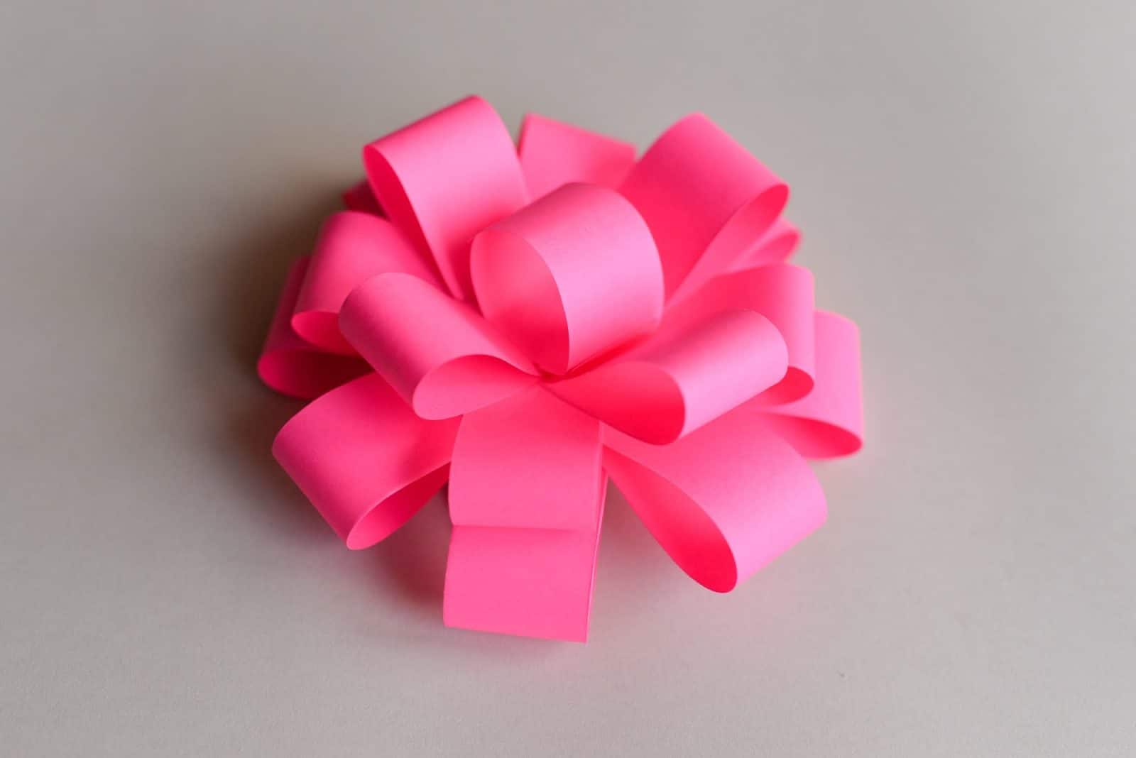 DIY paper bow – DayMoms.com
